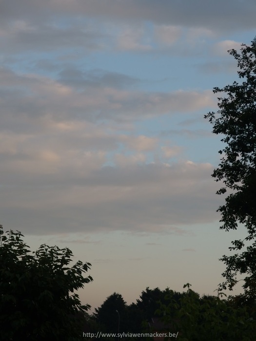 Waarom kleurt de hemel 's avonds nooit van blauw naar groen en dan pas ...
